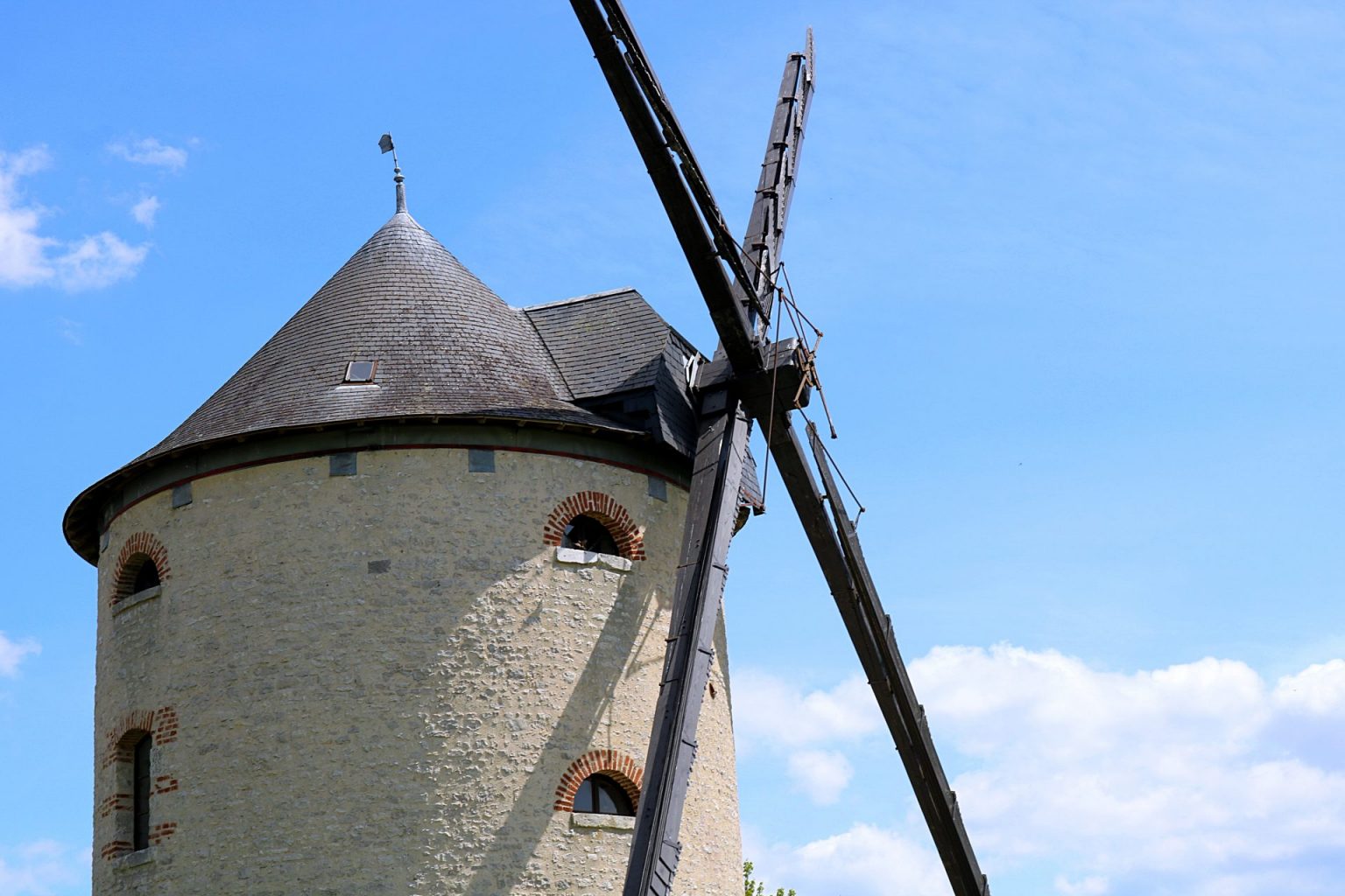 Le Moulin de pierre - Site officiel de la ville d'Artenay (45)